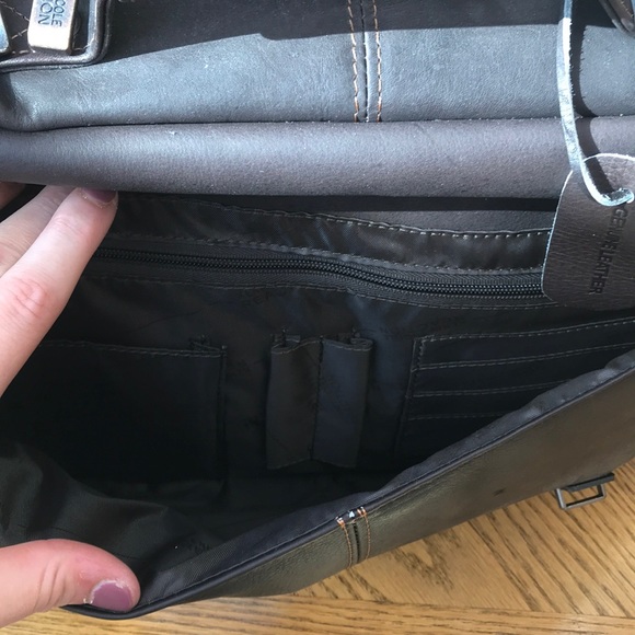 Kenneth Cole Reaction | Bags | Hp Nwot Kenneth Cole Leather Laptop Bag ...